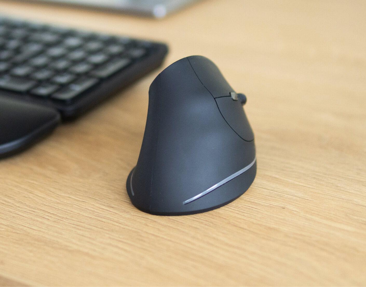 Ergonomische Vertikalmaus für schmerzfreies Klicken